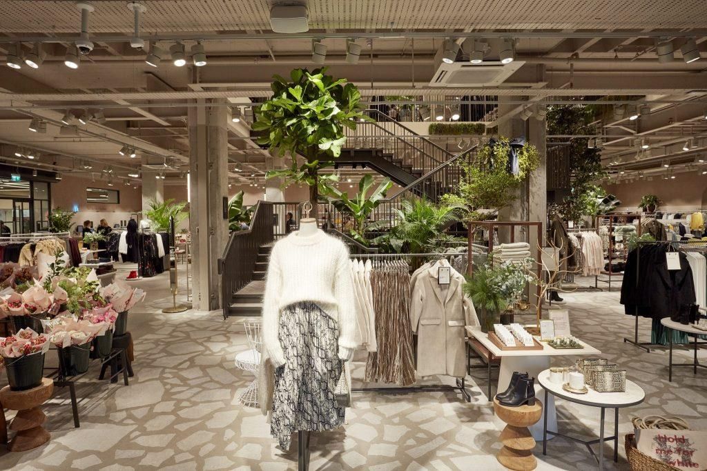 H&M Hammersmith reopens with new interior | Retail & Leisure International