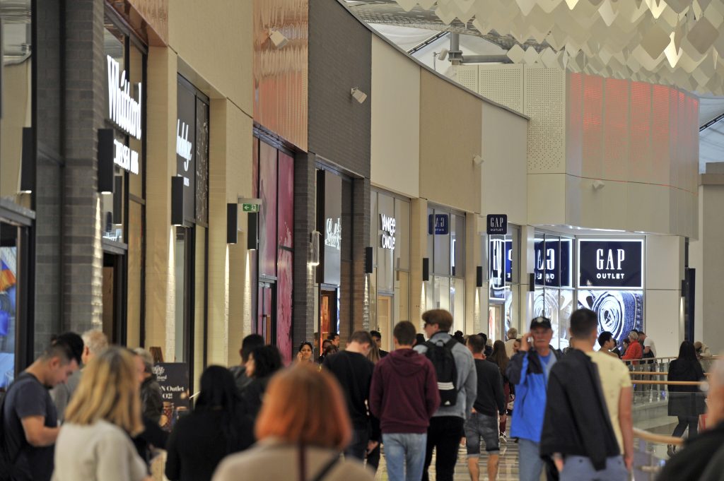 Icon Outlet Bucks Festive Period Trend With Significant Footfall ...