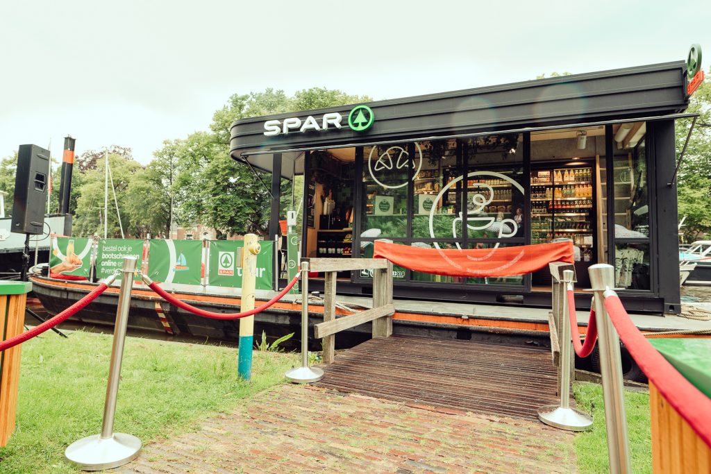 Spar store goes on a sailing tour | Retail & Leisure International