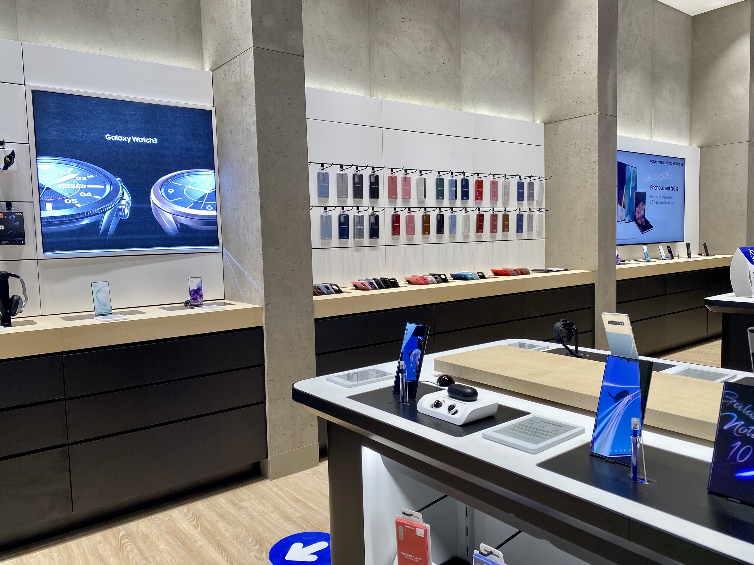 Samsung Enters Quebec Market | Retail & Leisure International