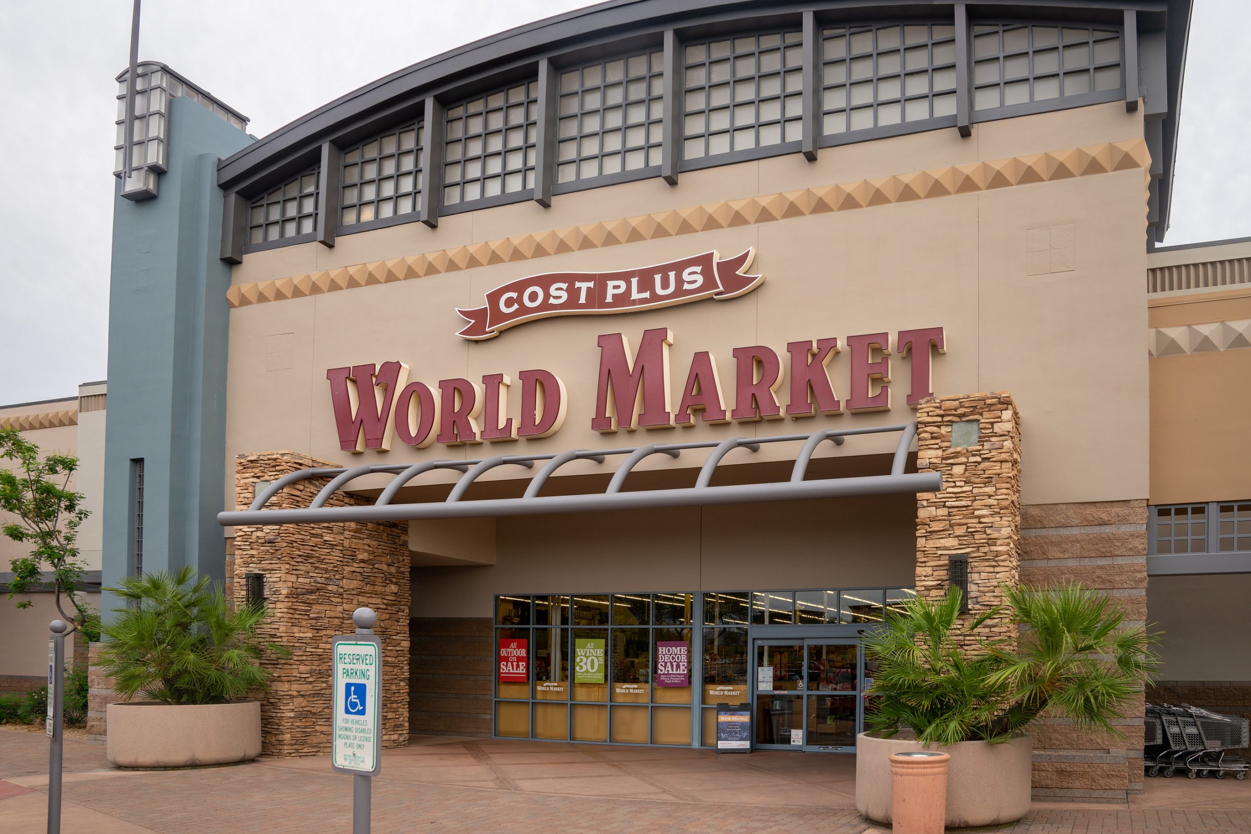 Cost Plus World blends bricks-and-clicks | Retail & Leisure International