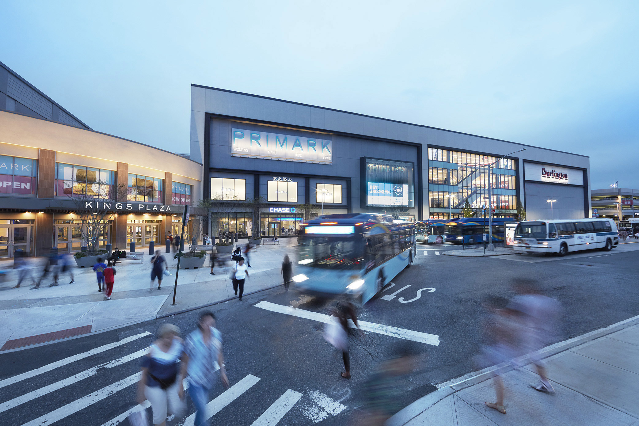 Primark Signs up to Macerich Centres - Retail & Leisure International