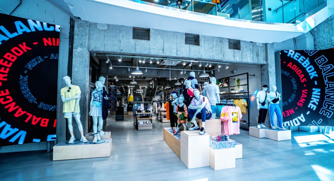 New Flagship Opens In Paris - Retail & Leisure International