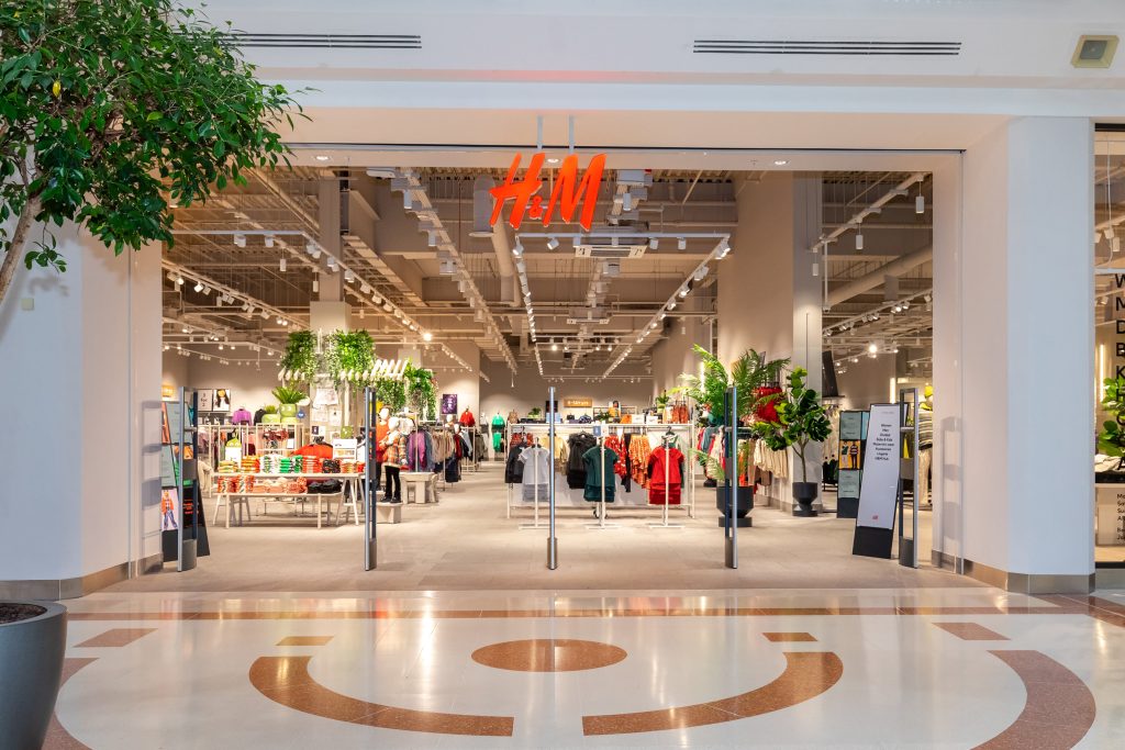 Refurbished H&M Launches at Merry Hill | Retail & Leisure International