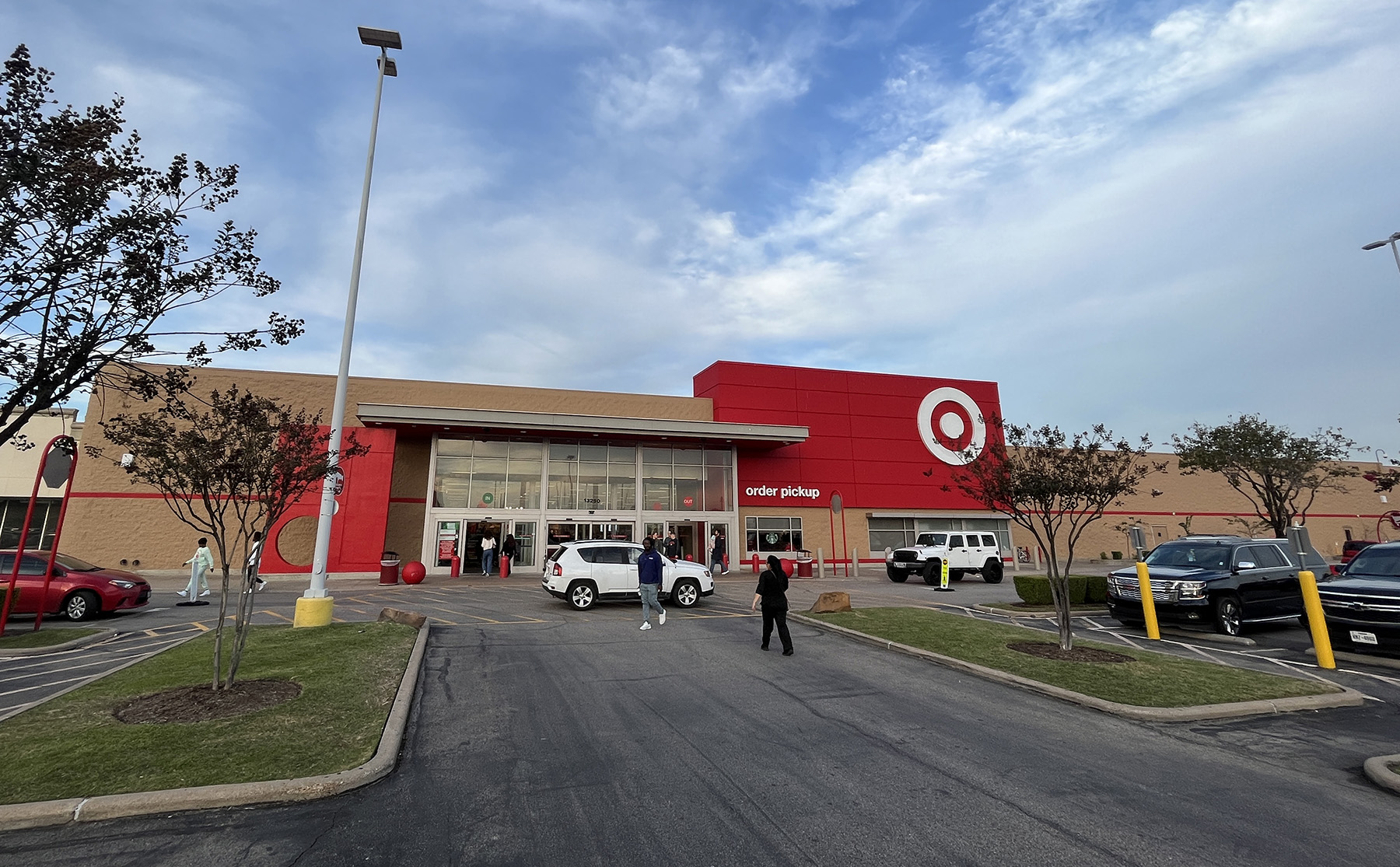 Sale Agreed For Houston Centre - Retail & Leisure International