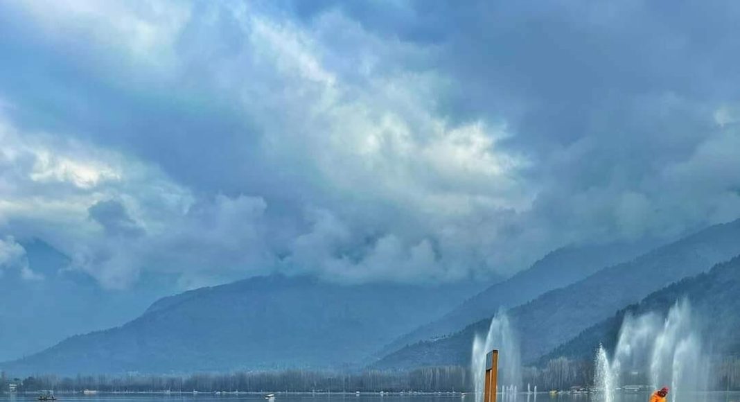 Amazon Launches Floating Store - Retail & Leisure International