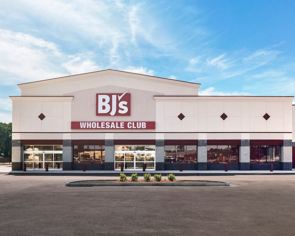 Warehouse Club Chain to Open a Dozen Stores | Retail & Leisure ...