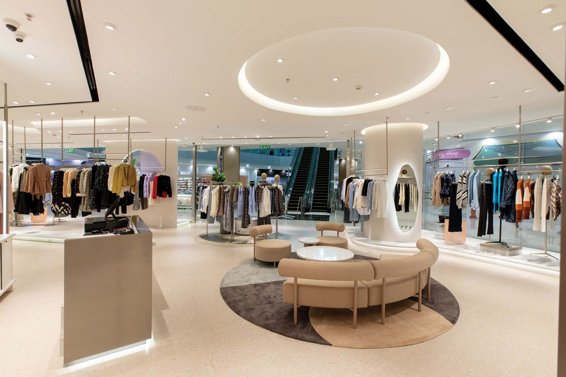 LILY | Retail & Leisure International