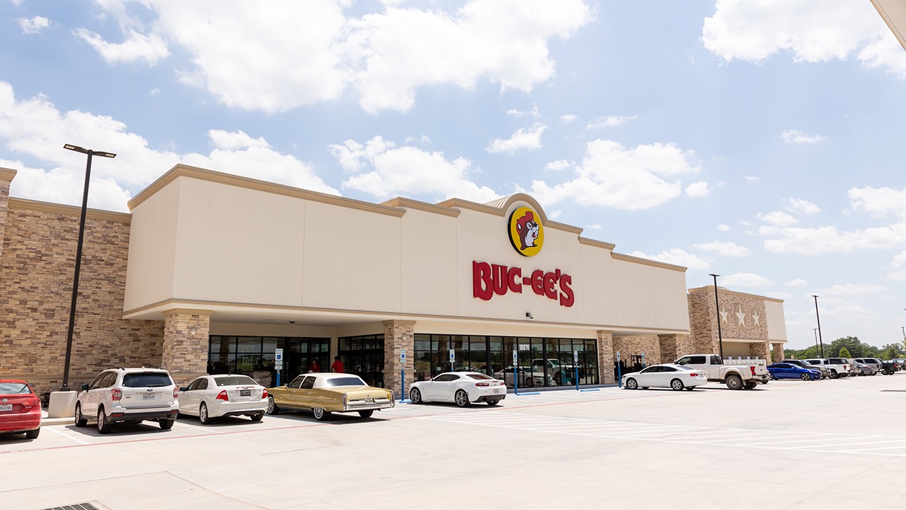 Buc-ee’s Opens Largest Location to Date | Retail & Leisure International