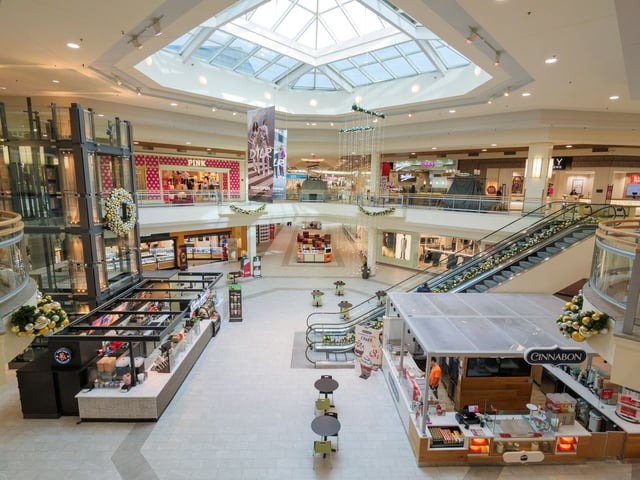 North Riverside Park Mall Receives Holiday Upgrades - Retail & Leisure ...